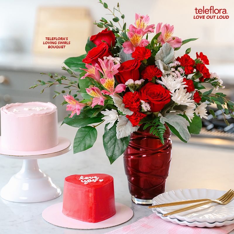 Telefloras_Loving_Swirl_Bouquet.jpeg